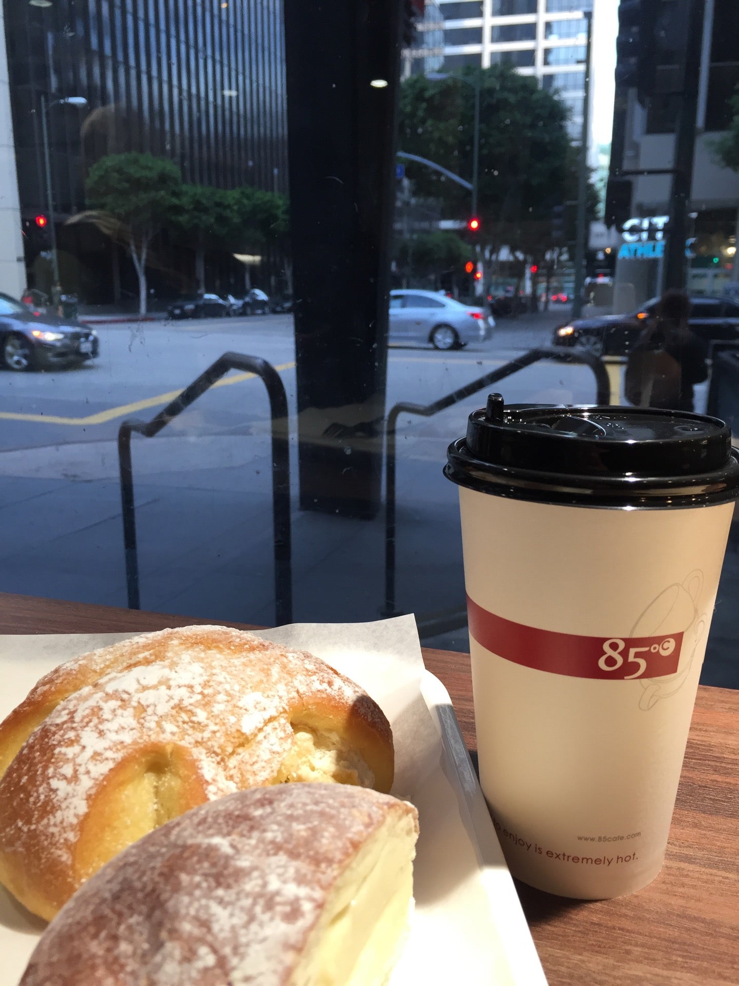 85 Degrees C Bakery Cafe - Los Angeles, CA 90017