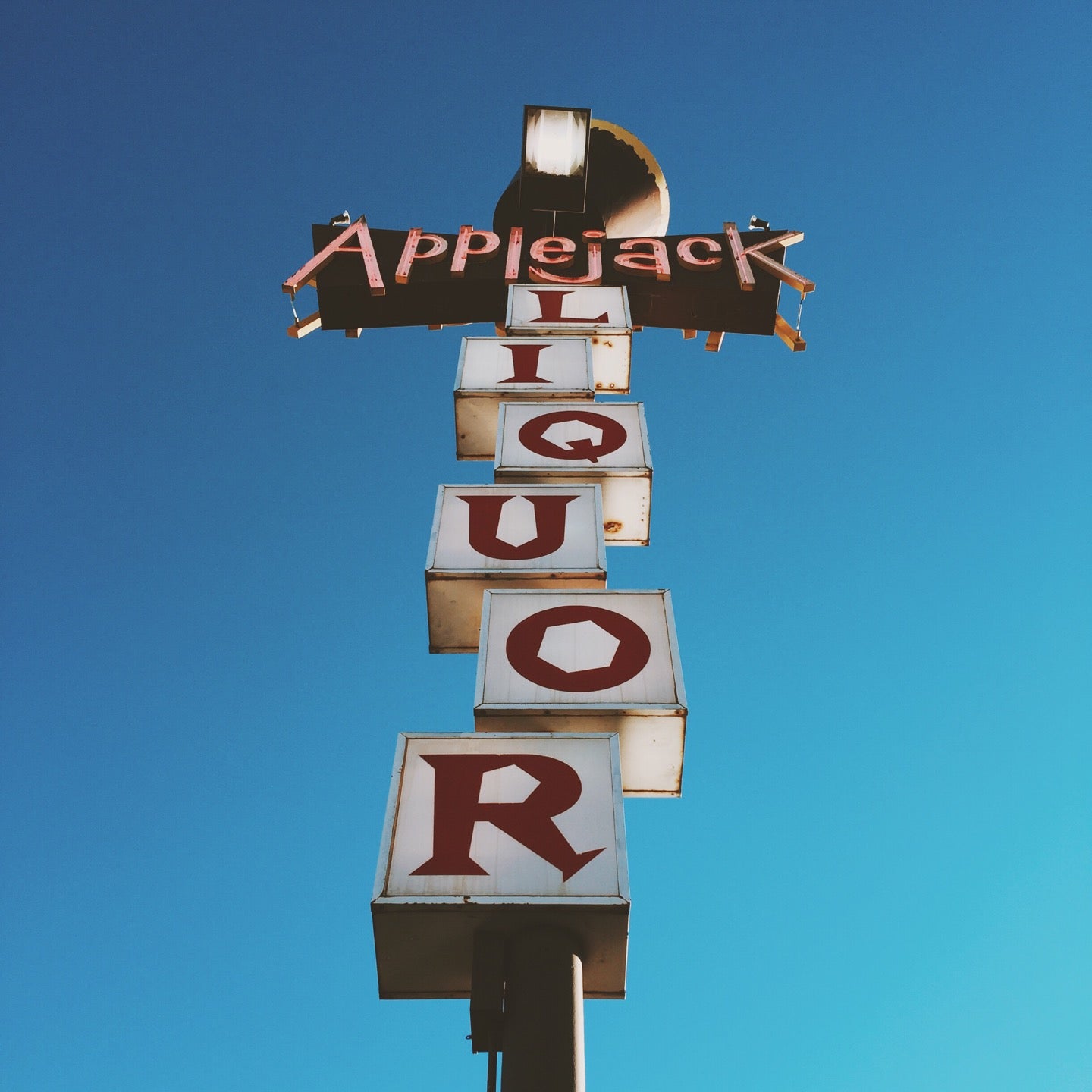 Applejack Wine & Spirits - Wheat Ridge, CO 80033