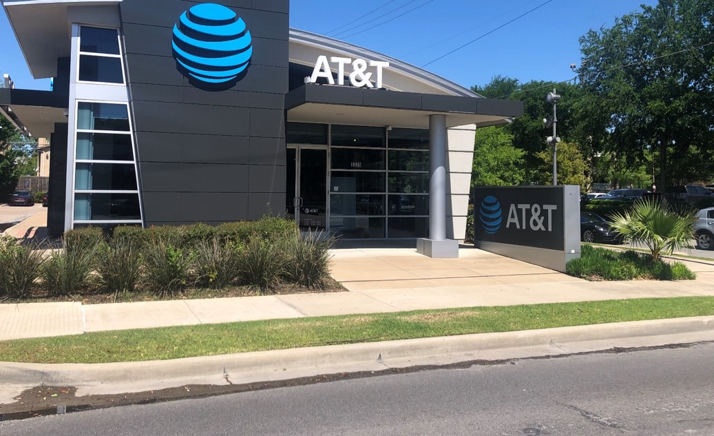AT&T Store 3329 Oak Lawn Ave, Dallas, TX 75219 - YP.com